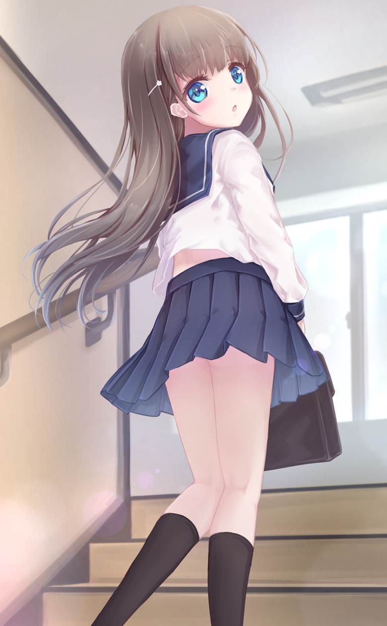 阶段上の妹|およる的水手服JK短裙少女插画图片 | BoBoPic